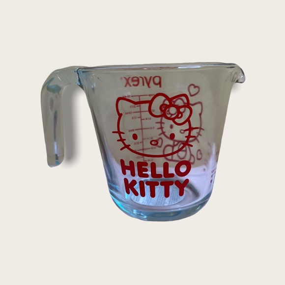 Pyrex | Kitchen | Pyrex Hello Kitty Measuring Cup 2 Cup Capacity New ...